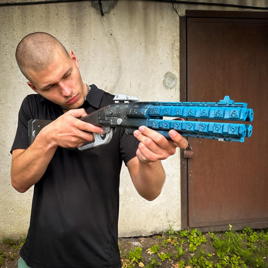 Apex Legends Props & Replicas - Blasters4Masters