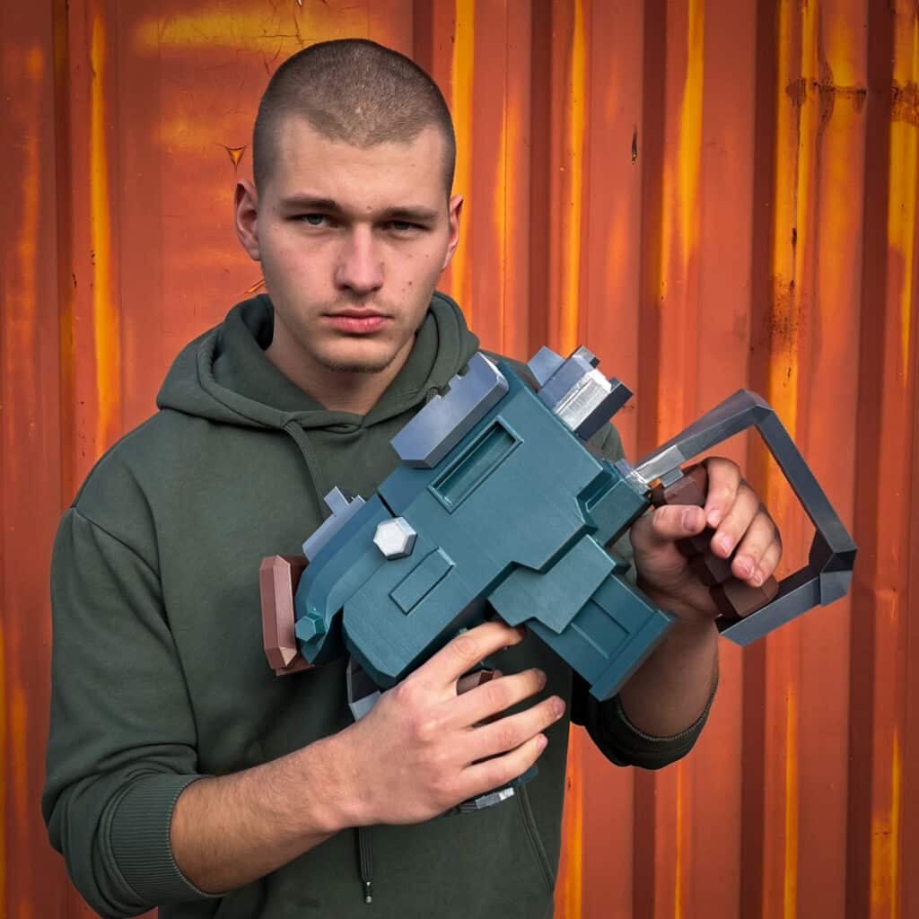 Stubby Voltaic SMG - Deep Rock Galactic - Blasters4Masters