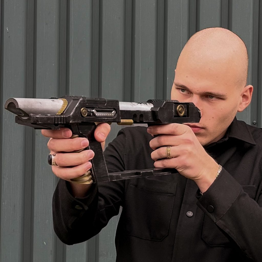 Star Trek Props & Replicas - Blasters4Masters